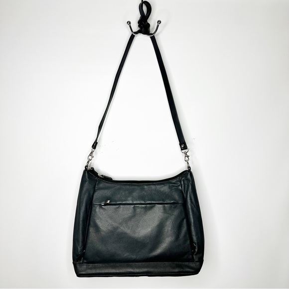 Gun Tote’n Mamas | Bags | Gun Toten Mamas Black Concealed Carry Hobo ...